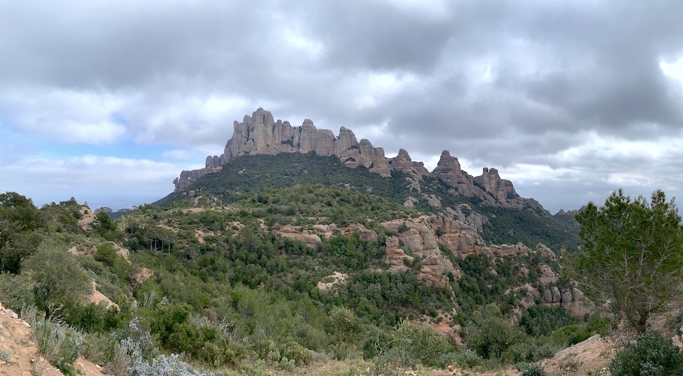 Ruta a la Roca Foradada de Montserrat - Viajo luego Escribo